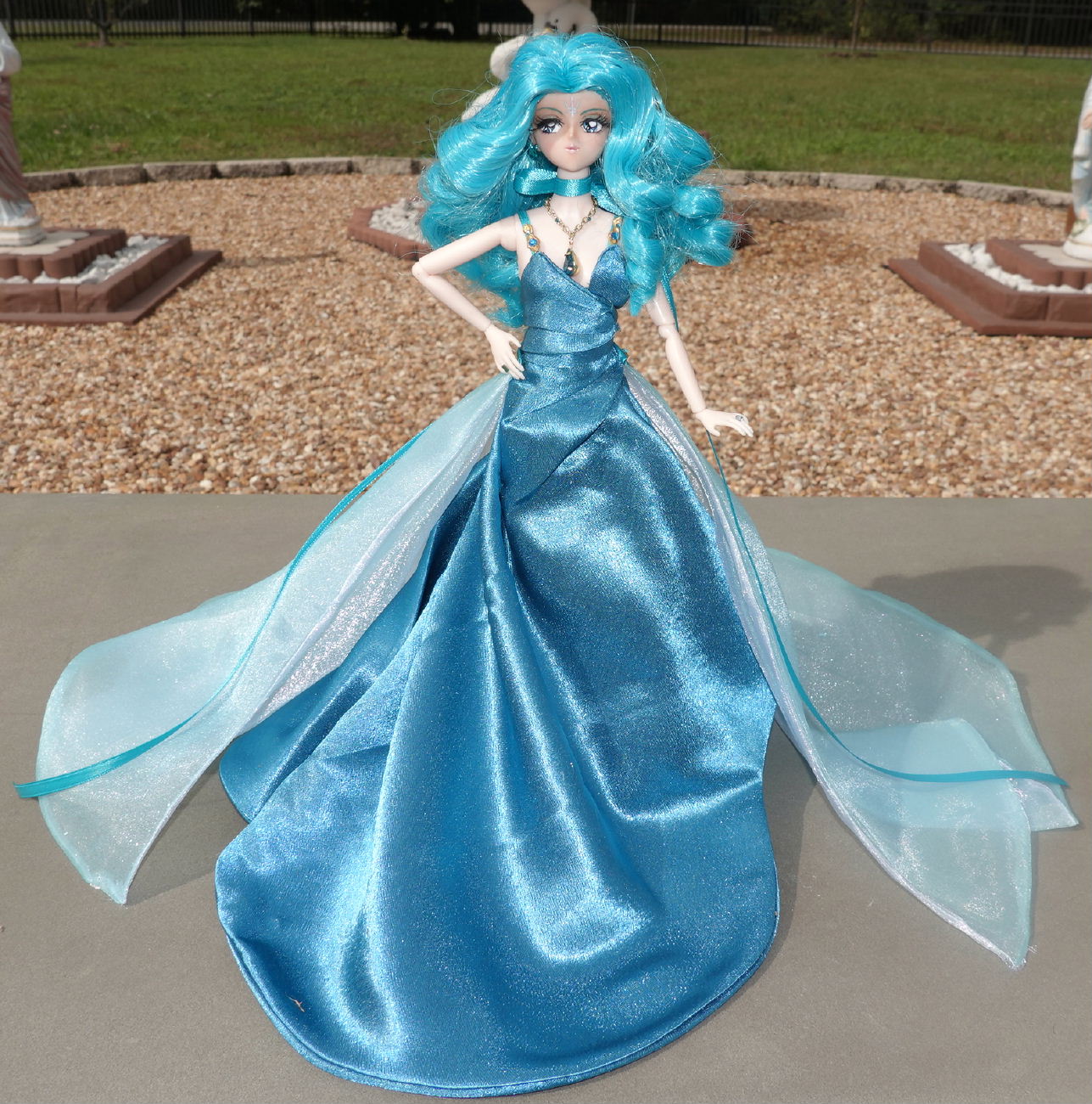 Index of /customdolls/royal