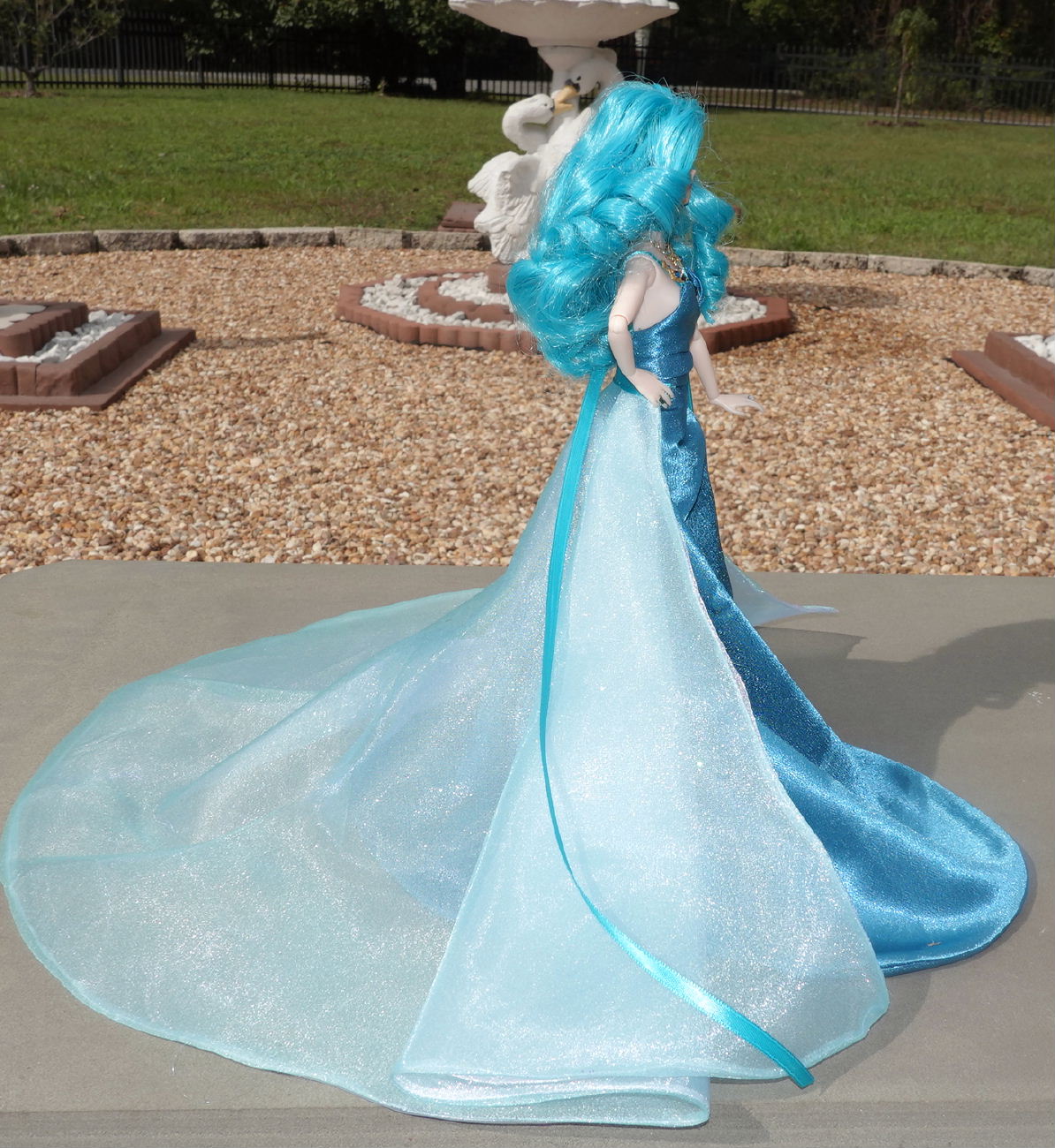 Index of /customdolls/royal