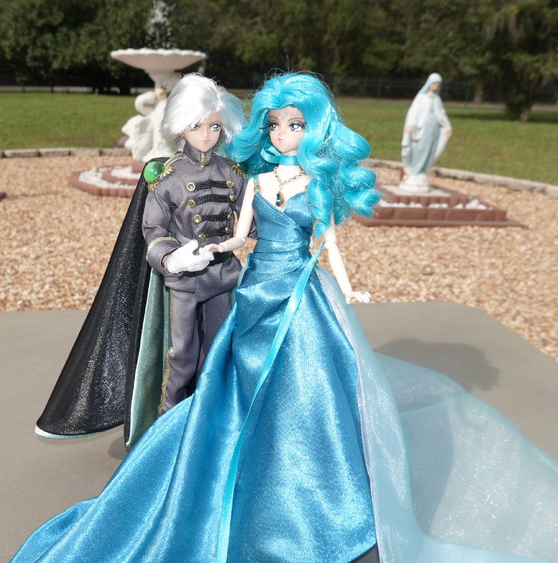 Index of /customdolls/royal