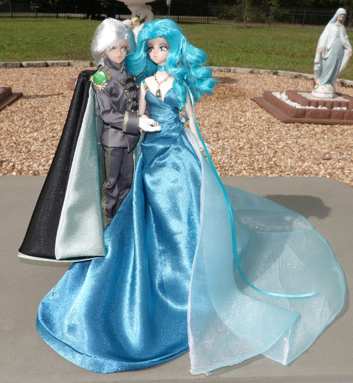 Index of /customdolls/royal